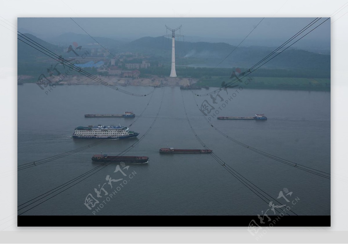 500千伏输电线路大军山长江大跨越图片素材-编号12706908-图行天下
